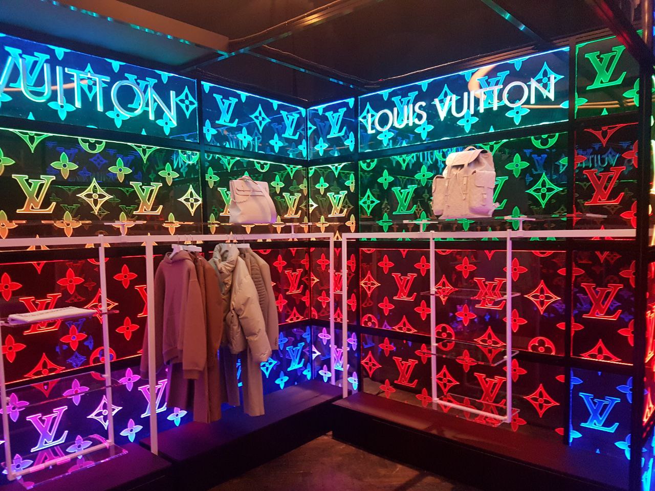 Louis Vuitton - 3 Way Displays